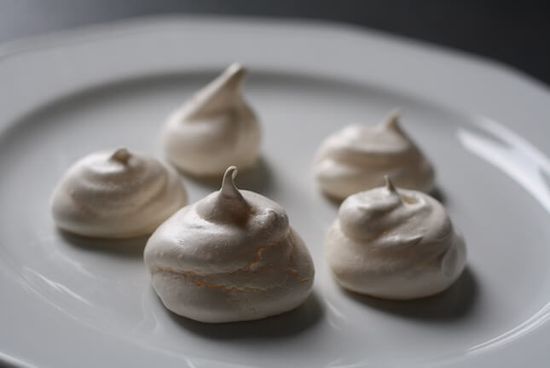 Jak zrobić bezę - beza francuska, szwajcarska - jak suszyć bezę?